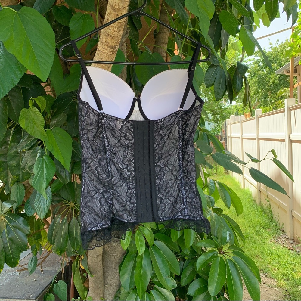Fredricks Of Hollywood Whiteblack Lace Corset Gem